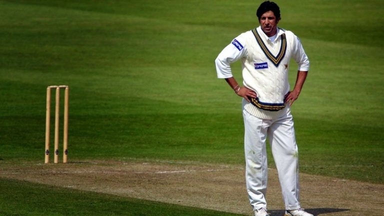 How to Swing the Ball: A Step-by-Step Guide - CricHeroes