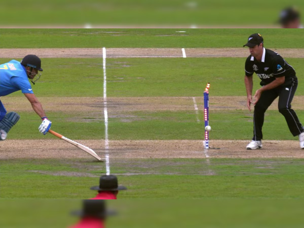 Stumps Meaning in Cricket: Types, Role, and Significance - CricHeroes